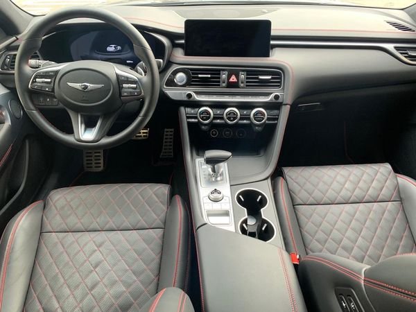 [시승기] 제네시스 G70, 370마력 품은 질주 본능 : 네이트 뉴스