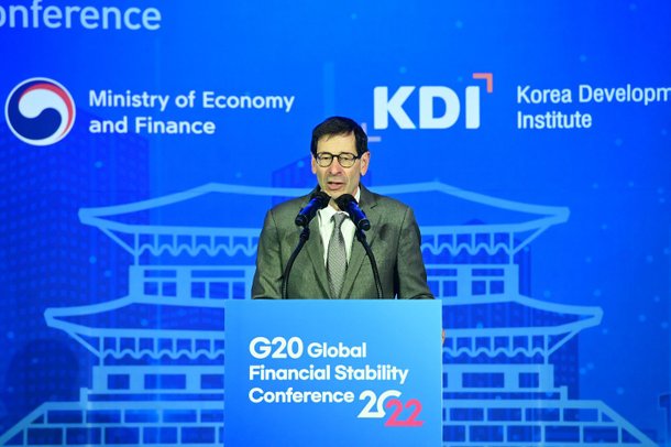 '오바마 멘토' 옵스펠드 교수 "강달러 부정 효과, 1980년대보다 클 것" : 네이트 뉴스