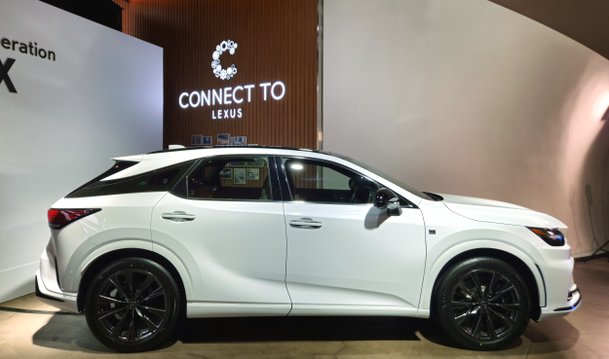 렉서스, 전기차 RZ450e 국내 출시…8480만원부터 : 네이트 뉴스
