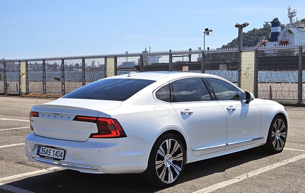 [시승기] 부드러운 변속과 정교한 가감속…볼보 S90 PHEV : 네이트 뉴스