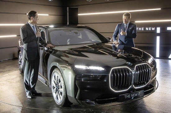 반년 만에 또 만난 이재용·집세…삼성SDI·BMW '동맹 계속' : 네이트 뉴스
