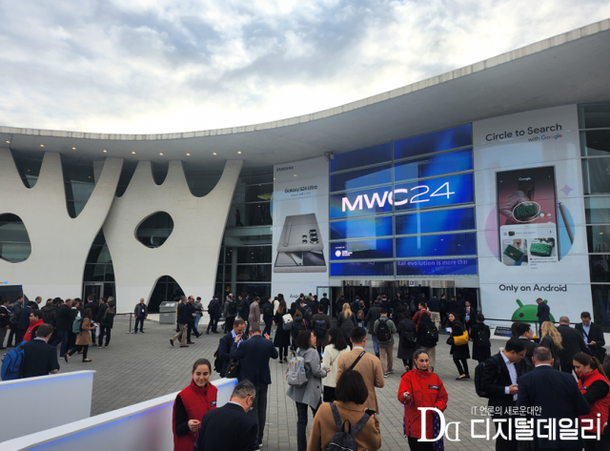 [MWC24결산] 3社3色 AI 전략…sLM이냐, LLM이냐 : 네이트 뉴스