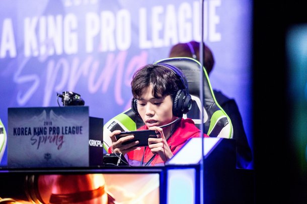 [KRKPL] 침착함 더한 EMC, MVP 3대0 완파…MVP 4연패 : 네이트 스포츠