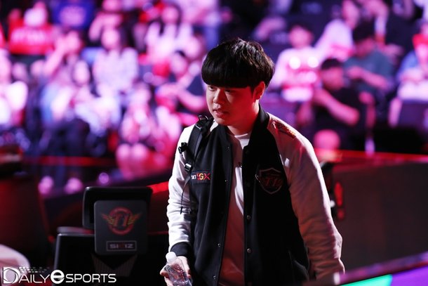 [포토] SKT '클리드' 김태민, 준PO 진출에 '방긋' : 네이트 스포츠