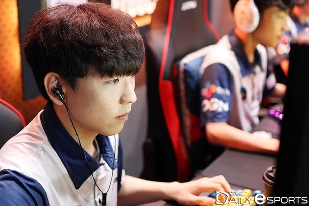 OGN 에이스, 극적인 막판 뒤집기로 PGC 출전권 획득 : 네이트 스포츠