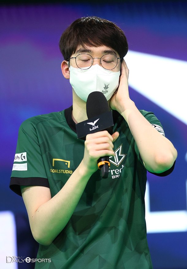 [포토] Pog 엄티 엄성현 승리 만이 유일한… 네이트 스포츠
