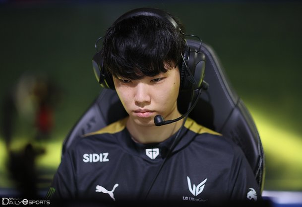 [LCK] '쵸비' 정지훈, 200p 독식하며 공동 1위…POG 순위 : 네이트 스포츠