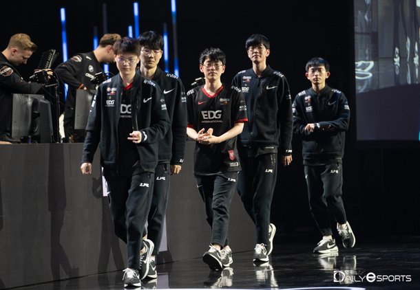 [롤드컵] T1-EDG, 압도적인 경기력 보이며 나란히 8강 진출(종합) : 네이트 스포츠