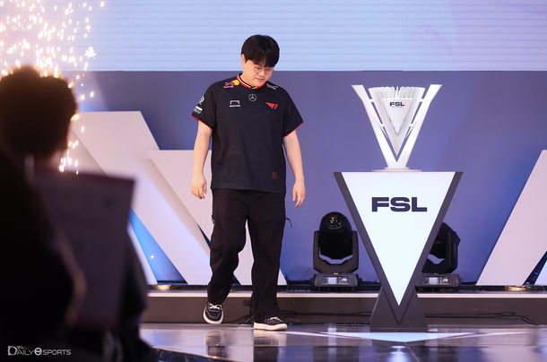 넥슨, FC온라인 '2025 FSL 서머' 결승전 15일 개최 : 네이트 스포츠