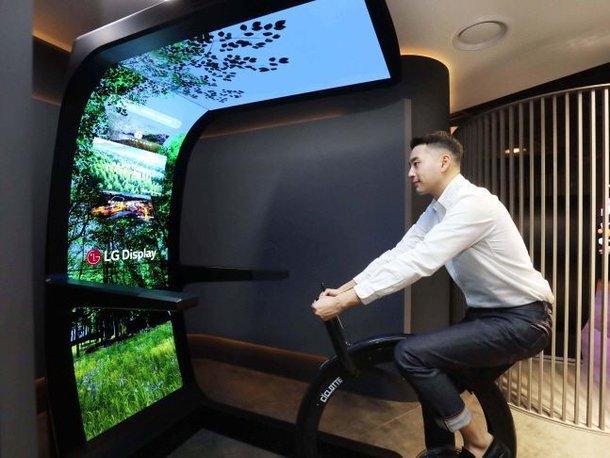 LGD, CES 2022서 휘어지는 OLED 통한 새로운 일상 제안 : 네이트 뉴스