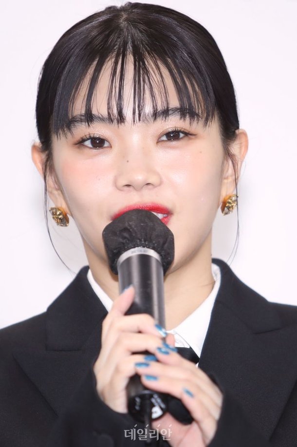 아이나 디 엔드, 한국말 준비했어[28th BIFF] : 네이트 연예