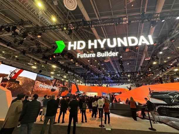 [CES 2024+현장] "'손님 맞이' 나선 거대한 굴착기"…HD현대, 'XITE 대전환' 드라이브 : 네이트 뉴스