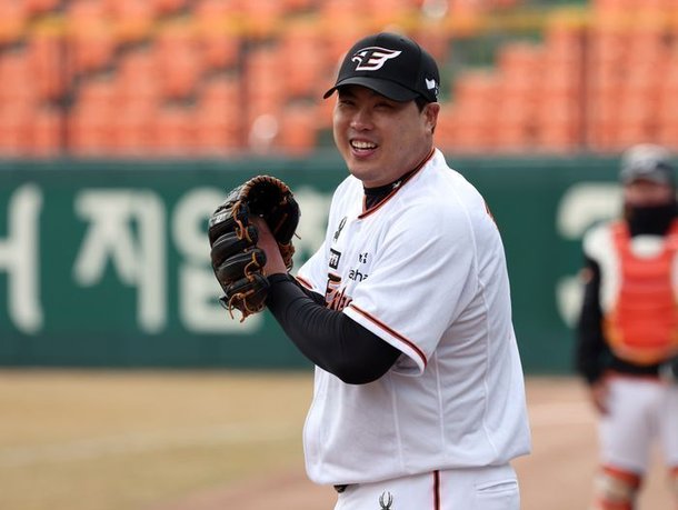 2024 KBO리그 평균 연봉 1억 5495만원, 최고는 류현진·박동원 : 네이트 스포츠