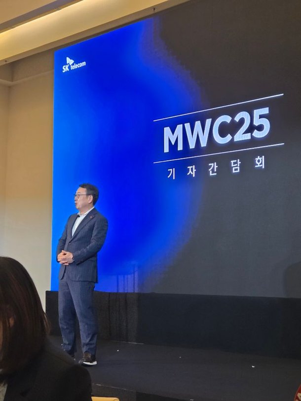[MWC 2025+현장] '플랫폼' 노리는 SKT, 유영상 "AI 고속도로 낸다" : 네이트 뉴스