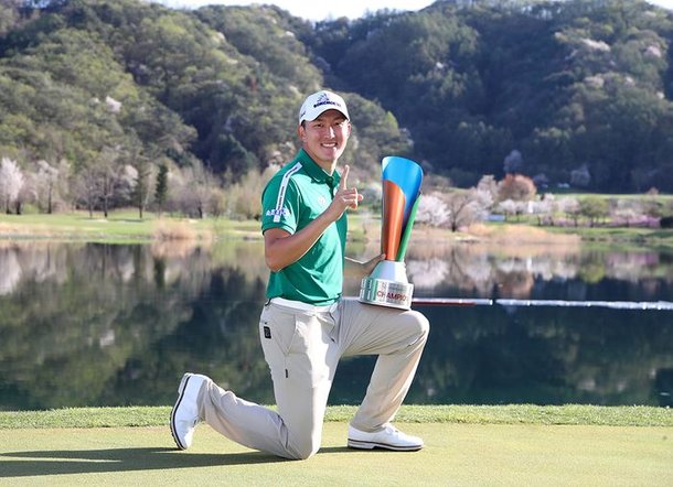 '젊음의 행진' 2000년대생이 일으켜 세우는 KPGA 투어 : 네이트 뉴스