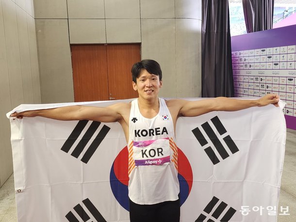 男 400m 계주, 37년만 AG 메달…김국영 "마지막 대회서 첫 메달" 감격 : 네이트 스포츠