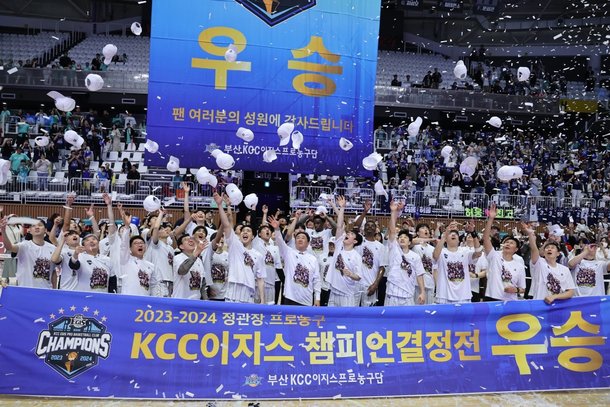 '허재아들 결승 맞대결'서 형이 이겼다…KCC 13년만에 우승 : 네이트 스포츠