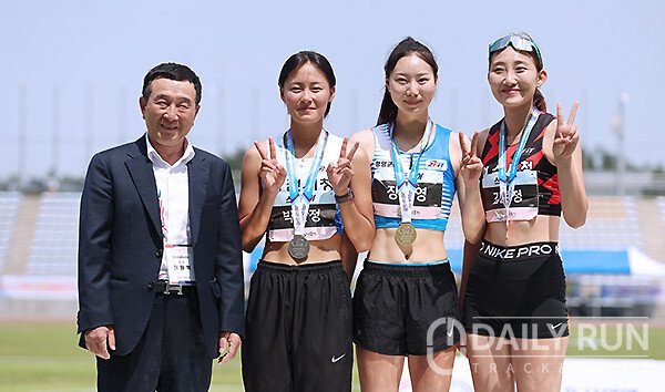 청양군청 장선영, 제28회 나주실업육상 여자 높이뛰기 '1m73'으로 우승! : 네이트 스포츠