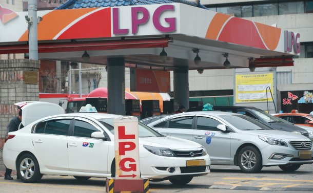 LPG 가격, 세달 연속 공격적 인하…E1 울상짓는 속사정은? : 네이트 뉴스
