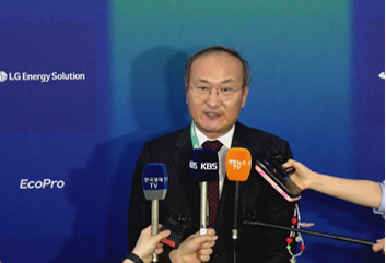 이석희 SK온 사장 "LFP배터리 개발 완료…2026년부터 양산" : 네이트 뉴스
