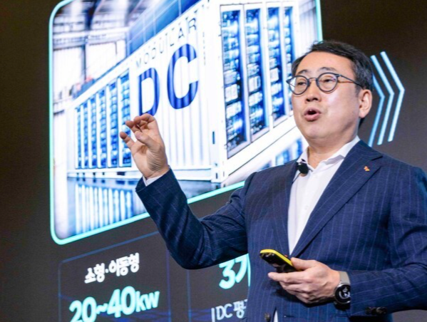 [MWC '25] SK텔레콤 AI 에이전트 '에이닷 비즈'로 칼퇴 : 네이트 뉴스