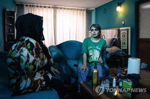 AFGHANISTAN FEMALE TATTOO ARTIST : 네이트 뉴스