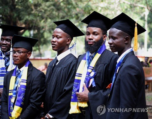 LIBERIA GRADUATION PANDEMIC CORONAVIRUS : 네이트 뉴스