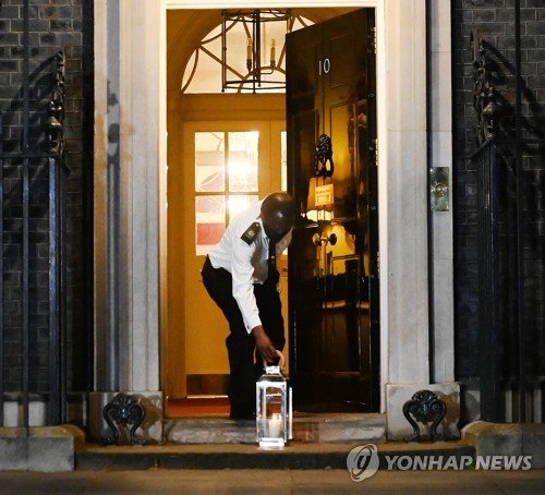 BRITAIN CORONAVIRUS ONE YEAR LOCKDOWN : 네이트 뉴스