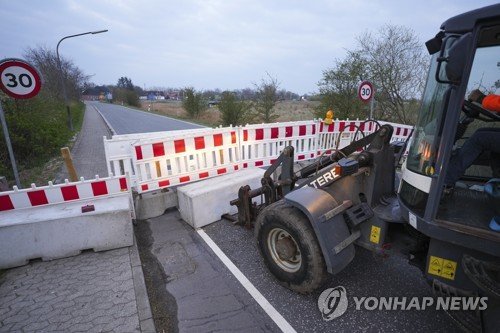 DENMARK GERMANY BORDER CROSSINGS REOPENED : 네이트 뉴스