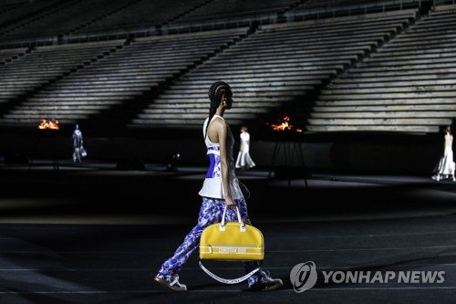 GREECE DIOR FASHION SHOW : 네이트 뉴스