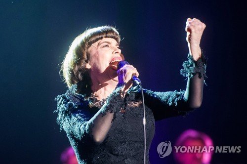(FILE) FRANCE MUSIC MIREILLE MATHIEU BIRTHDAY : 네이트 뉴스