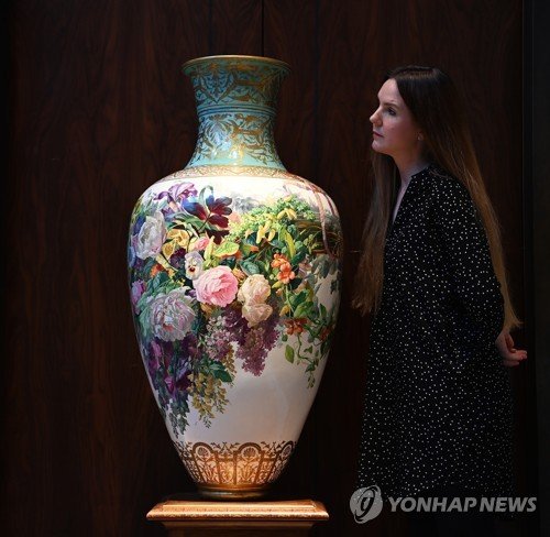 BRITAIN ARTS AU BORD DU LAC FRANCOIS JOSEPH GRAF : 네이트 뉴스