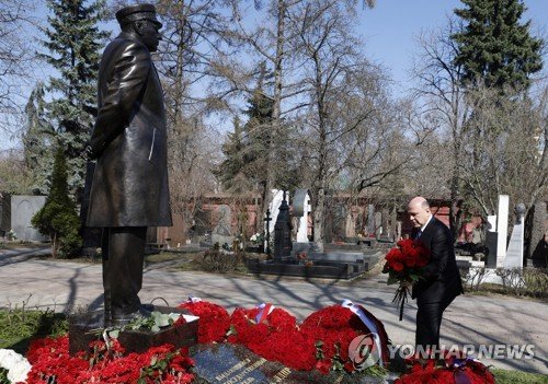 RUSSIA ZHIRINOVSKY MONUMENT : 네이트 뉴스
