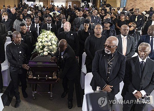 SOUTH AFRICA PETER MAGUBANE FUNERAL : 네이트 뉴스