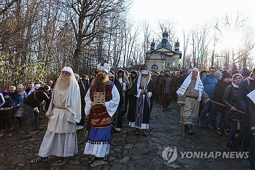 POLAND RELIGION EASTER RITES POLAND BELIEF GOOD FRIDAY : 네이트 뉴스