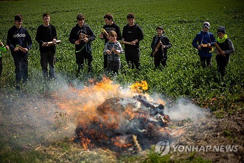 CZECH REPUBLIC PHOTO SET EASTER TRADITION : 네이트 뉴스