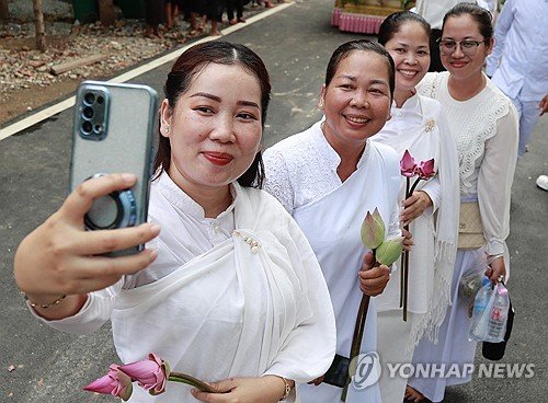 epaselect CAMBODIA VISAK BOCHEA DAY BUDDHISM : 네이트 뉴스