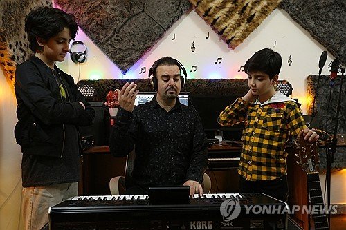 PAKISTAN AFGHAN MUSICIANS DEPORTATION : 네이트 뉴스