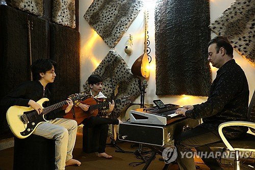 PAKISTAN AFGHAN MUSICIANS DEPORTATION : 네이트 뉴스