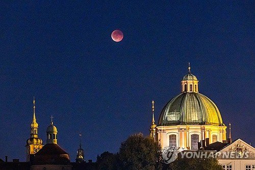 CZECH REPUBLIC LUNAR ECLIPSE : 네이트 뉴스