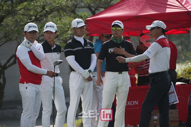 [포토]KPGA 음상학 경기위원의 설명을 듣고있는 참가자들 : 네이트 스포츠