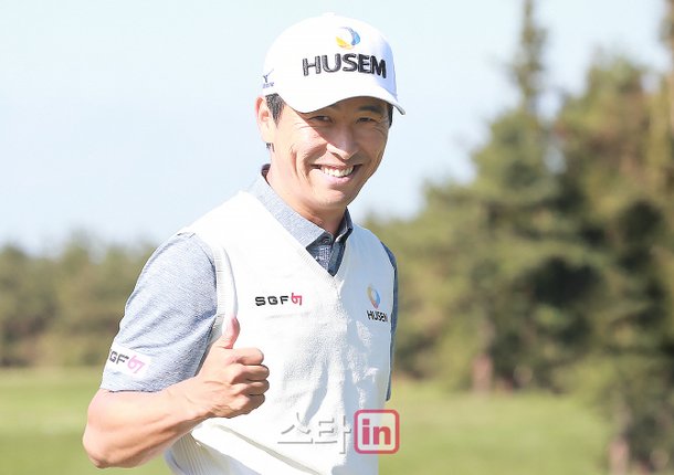[포토] KPGA 대상 문경준 'CJ컵 PGA 우승 기대해주세요' : 네이트 스포츠