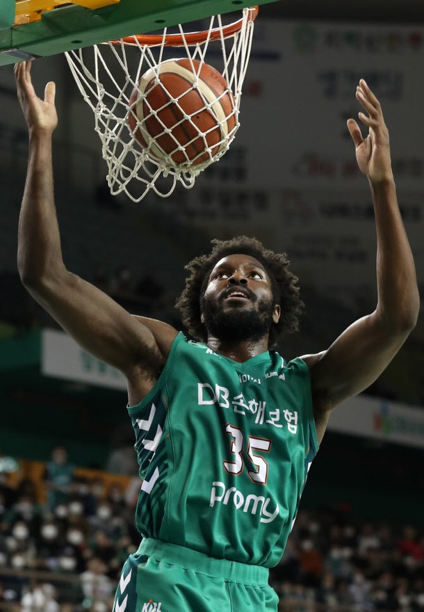 KBL, 'DB와 재계약 후 먹튀' 오누아쿠 2년간 KBL 못뛴다 : 네이트 스포츠