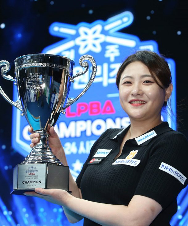'LPBA 2승' 김민아 "당구 반대한 아버지, 지금은 가장 열렬한 팬 됐죠"(인터뷰) : 네이트 스포츠