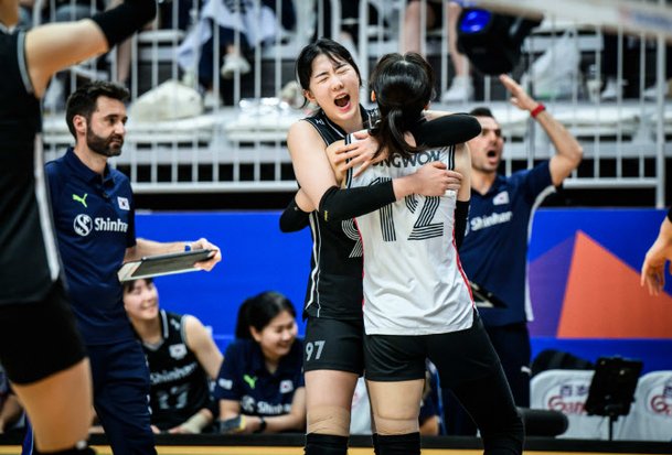 한국 여자배구, 안방에서 불가리아에 패배…VNL 24연패 수렁 : 네이트 스포츠