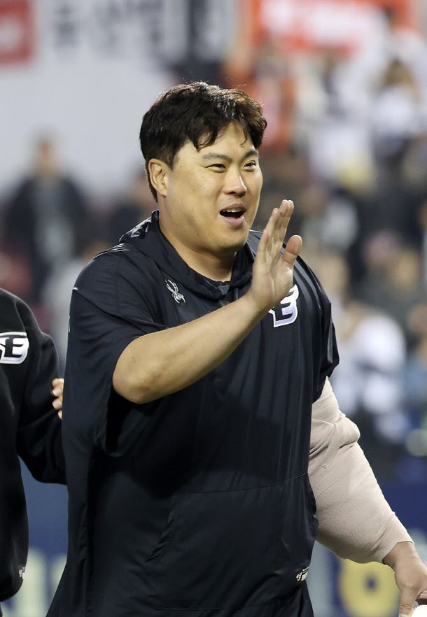 '우리가 알던 몬스터가 돌아왔다' 류현진, 4216일 만에 KBO리그 승리 : 네이트 스포츠