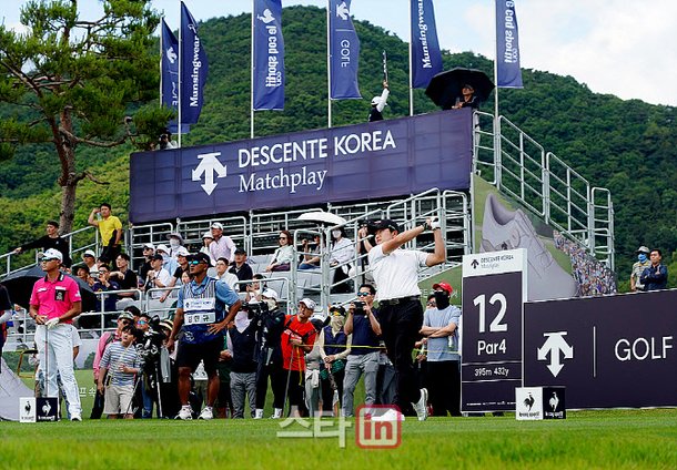데상트매치, KB챔피언십 역사 속으로…KPGA투어 올해 20개 대회로 축소 : 네이트 스포츠
