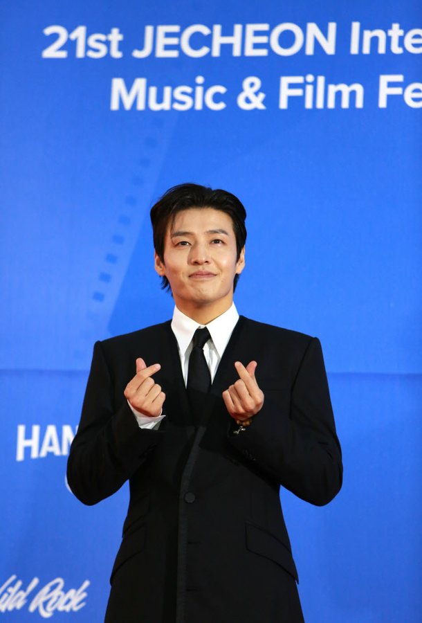 이준혁·장도연·강하늘 지원사격→커피차 응원까지…JIMFF 화려한 개막 : 네이트 연예