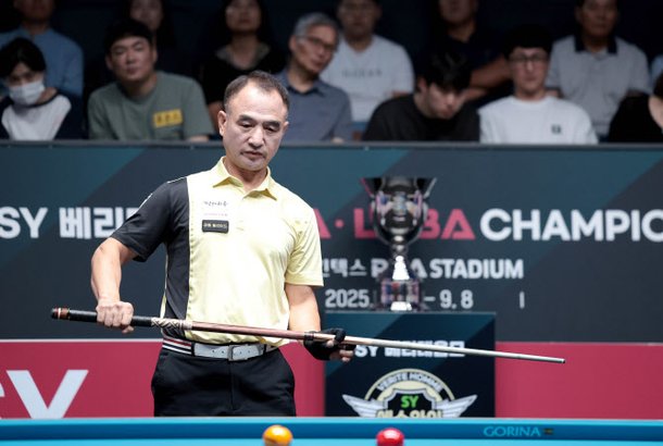 '55세 재야고수' 이승진, 7년의 기다림…PBA 생애 첫 우승 감격 : 네이트 스포츠