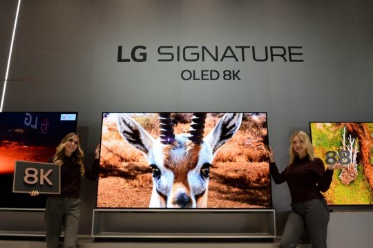 [CES 2020] LG전자, 2020년형 'LG 올레드 TV' 첫 선…벽밀착 디자인도 공개 : 네이트 뉴스